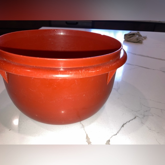 Tupperware | Kitchen | Tupperware Burnt Orange Round Circle Plastic ...